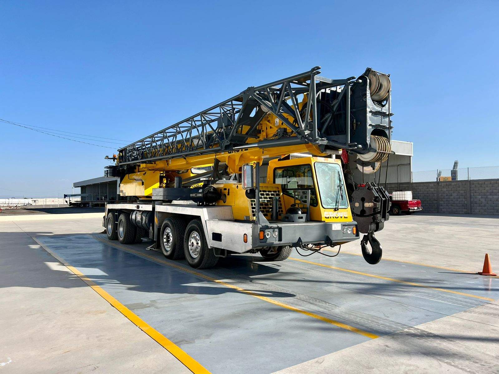 Grua Sobre Camion Grove TMS900E Para 90 Ton 2007 – Rodinia Gruas y Equipos